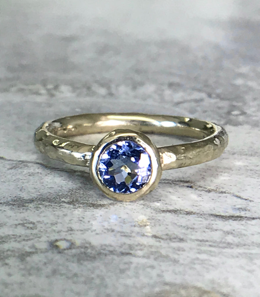 5mm Sapphire Bezel Ring – Sarah Richardson Studio